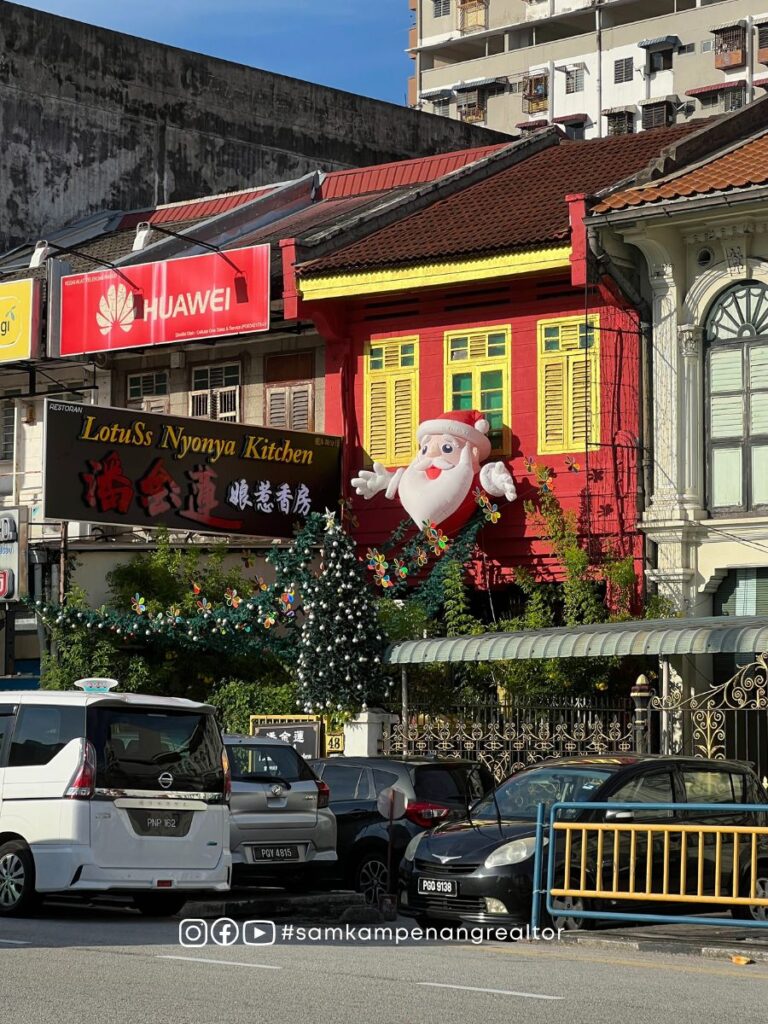 Christmas Santa Clauses in Penang! | Sam Kam Real Estate